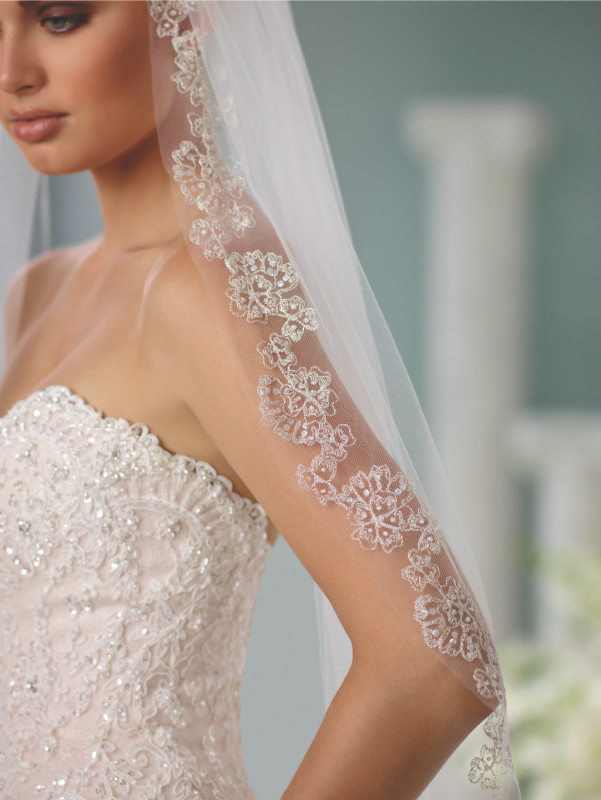 116841 - Venetti Couture